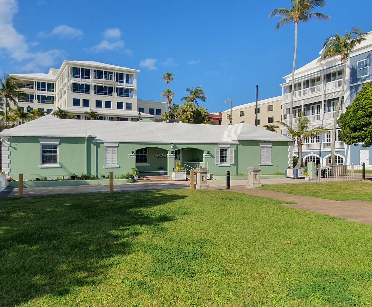 Deja View Restaurant Choose Selectron Security for New Barr’s Bay Park ...